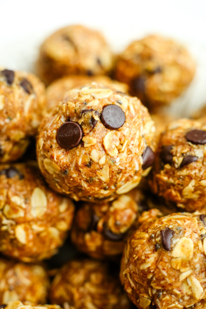 Healthy Energy Balls (Super easy!) - Happy Healthy Mama